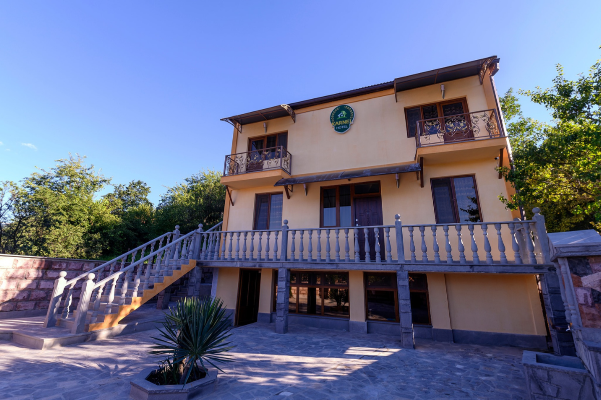 KarNel Hotel - Visit Debed